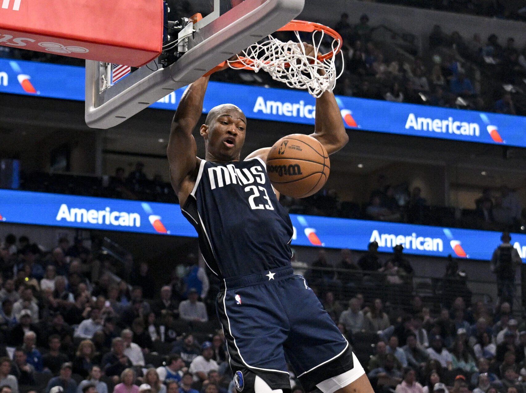 Jones Scores Career High In Mavericks Debut » 10th Year Seniors